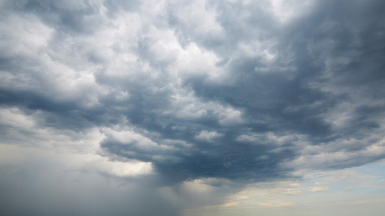 À qui appartiennent les nuages? - Français Facile - RFI