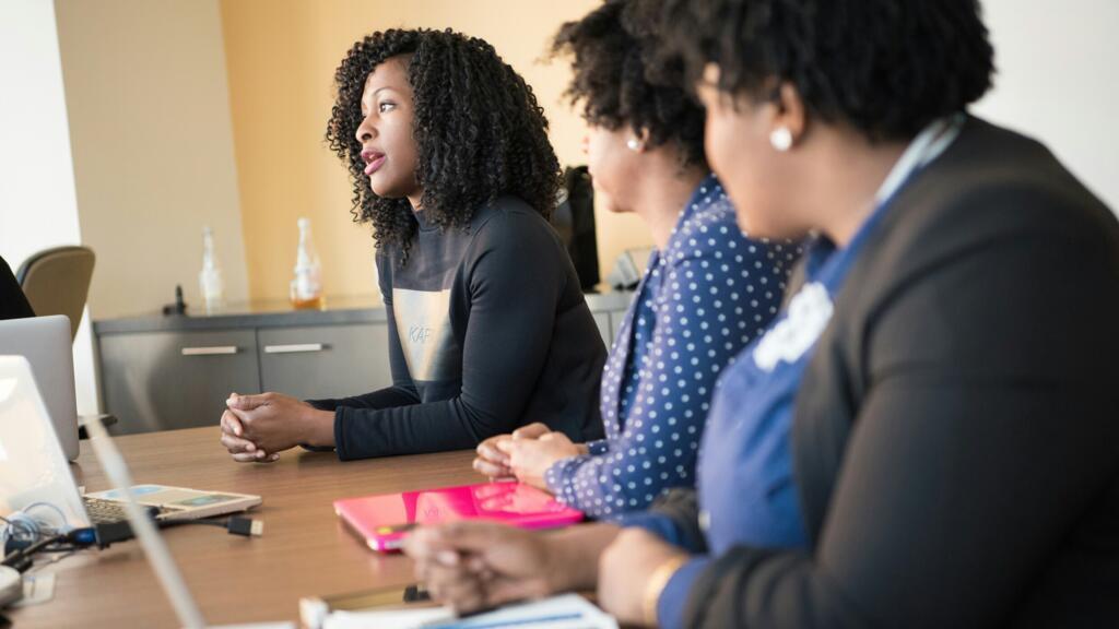 Les femmes de plus de 50 ans et le monde du travail - Français Facile - RFI